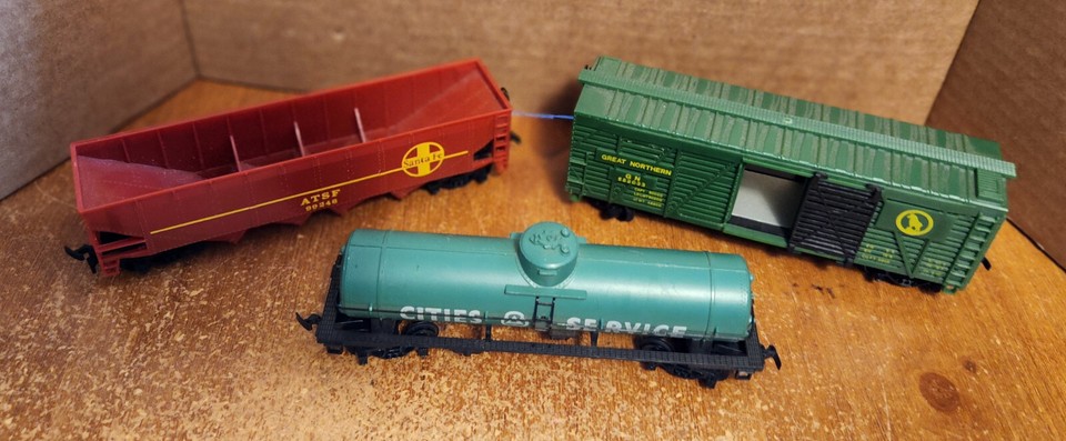 Lot Of 3 HO Scale Train Cars - Free Shipping - Lot 3060 | eBay