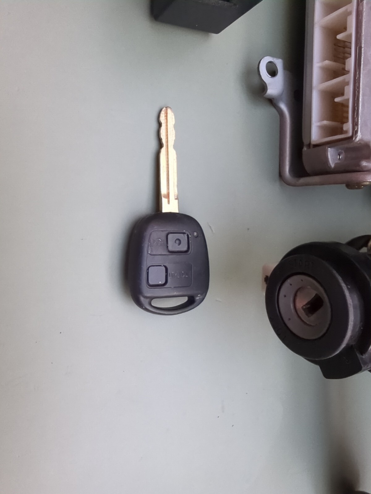 Toyota Hiace D4D Ecu 89661-26790 Ignition Lock Immobilizer Key | eBay UK