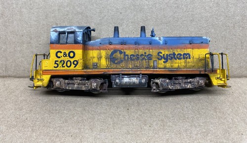 HO Scale Athearn CSX C&O Switcher Powered Engine Custom Weathered V2 | eBay