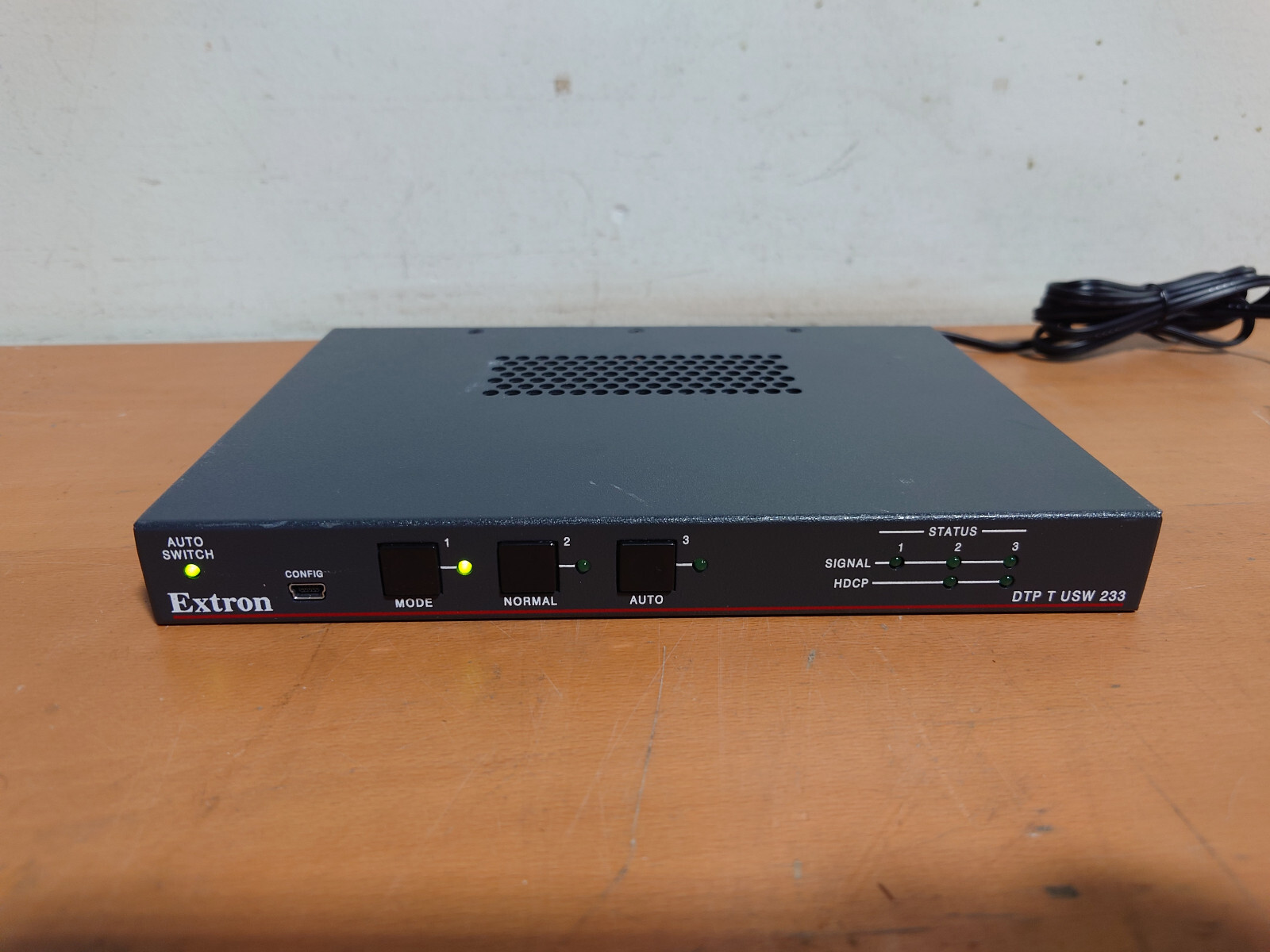 Lot of 4 Extron DTP T USW 233 + USW 333 HDMI Input Switchers, Tested ...