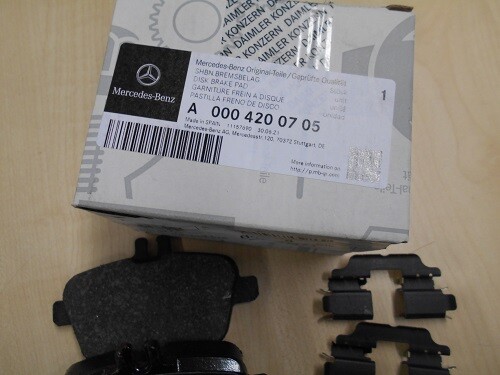 Mercedes-Benz original Bremsbeläge Hinterachse A-Klasse W176 CLA180 ...