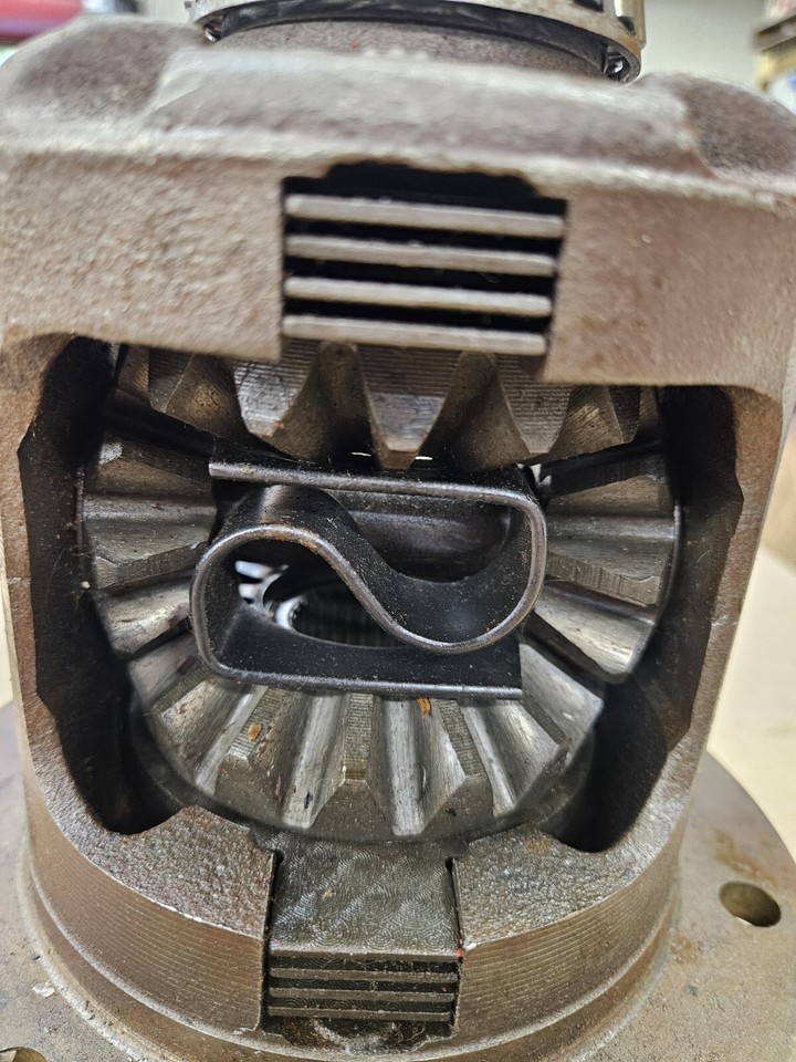 10 BOLT 8.5 G80 POSI UNIT 410409 Cutlass Monte Carlo GN 442 Camaro 2 ...