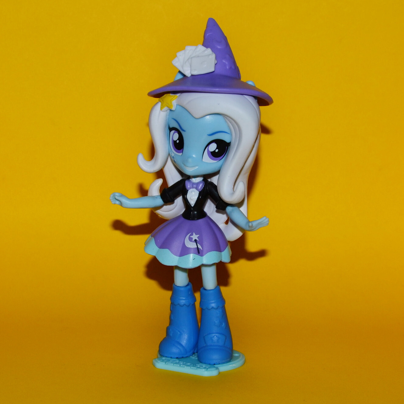 My Little Pony Equestria Girls Minis Mall Collection Trixie Lulamoon ...