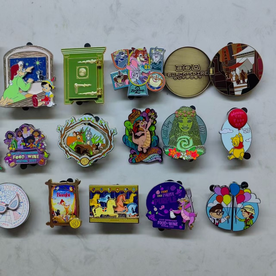 Disney exchange badges come in groups of 20 pins | eBay