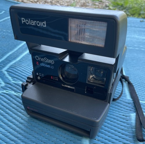 Vintage Polaroid Camera One Step Close Up With Flash Uses 600 Film w ...