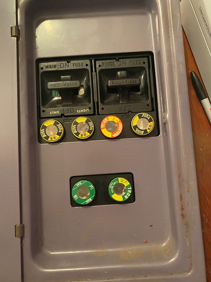 Square D 33783-P SER A4 Fuse Cabinet 100 Amp w/fuse clips & fuses(BS ...
