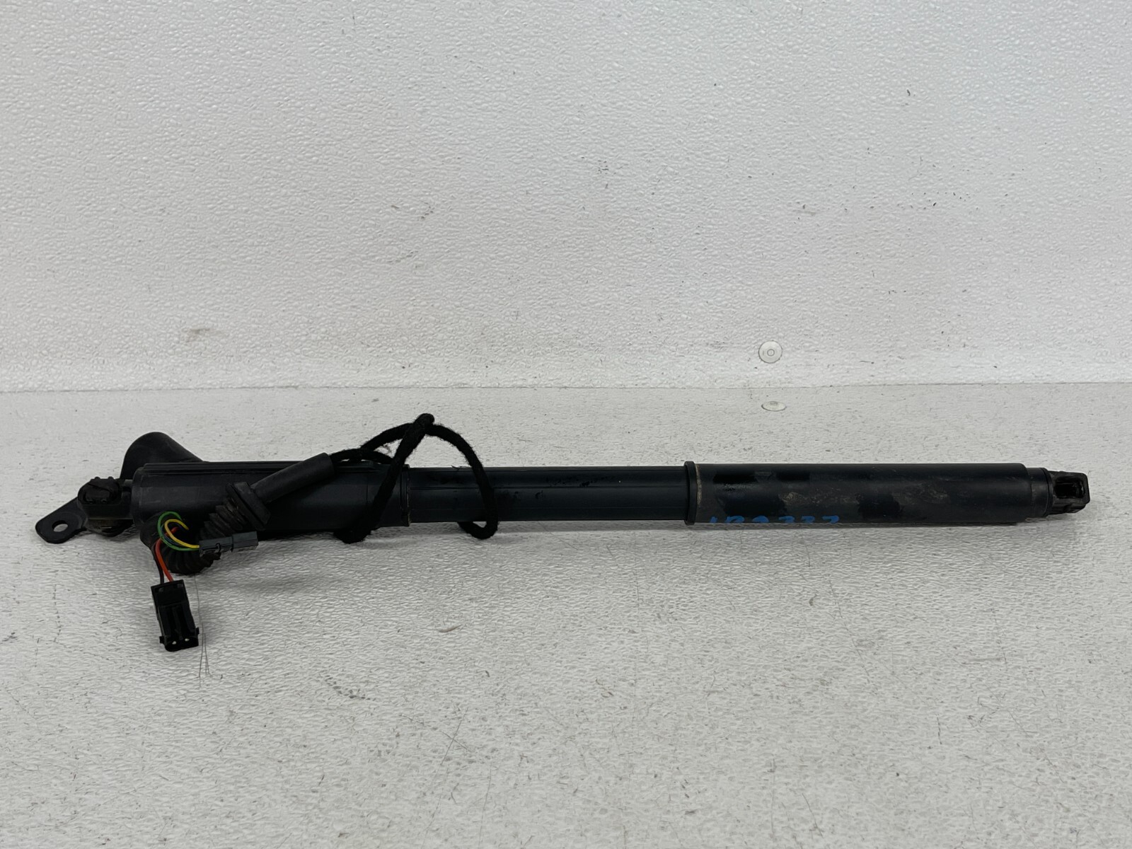 ⭐2007-2013 BMW X5 E70 REAR LEFT TRUNK LIFTAGE STRUT SHOCK SUPPORT OEM ...