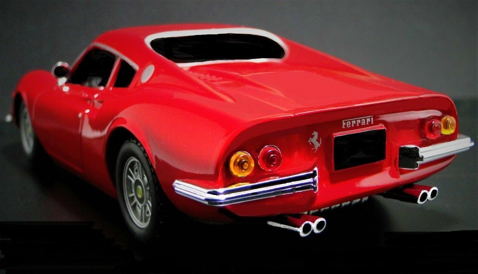 Ferrari 1:24 Race Car Racing 18 Racer Hot Rod 12 Classic Metal Body ...