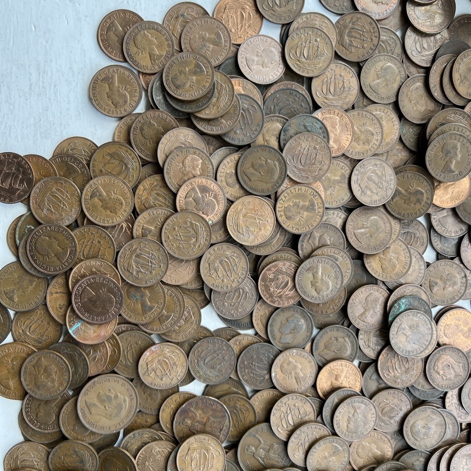 Over 8kg Mixed British / UK Coins Mostly Pre Decimal and some Foreign ...