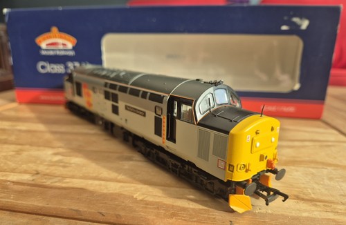 Bachmann 32-384 OO Gauge Class 37 406 'The Saltire Society' - RfD ...