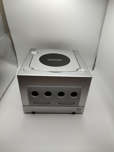 Nintendo GameCube Console System And Cables Only Platinum/Silver ...