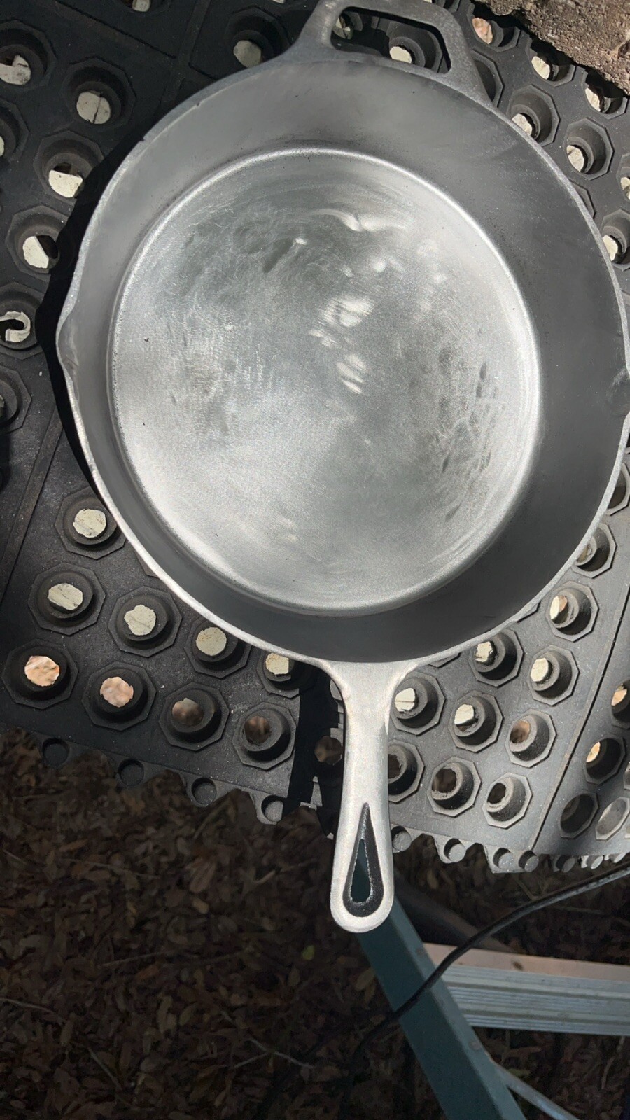 Sanded cast iron skillet 10inch | eBay