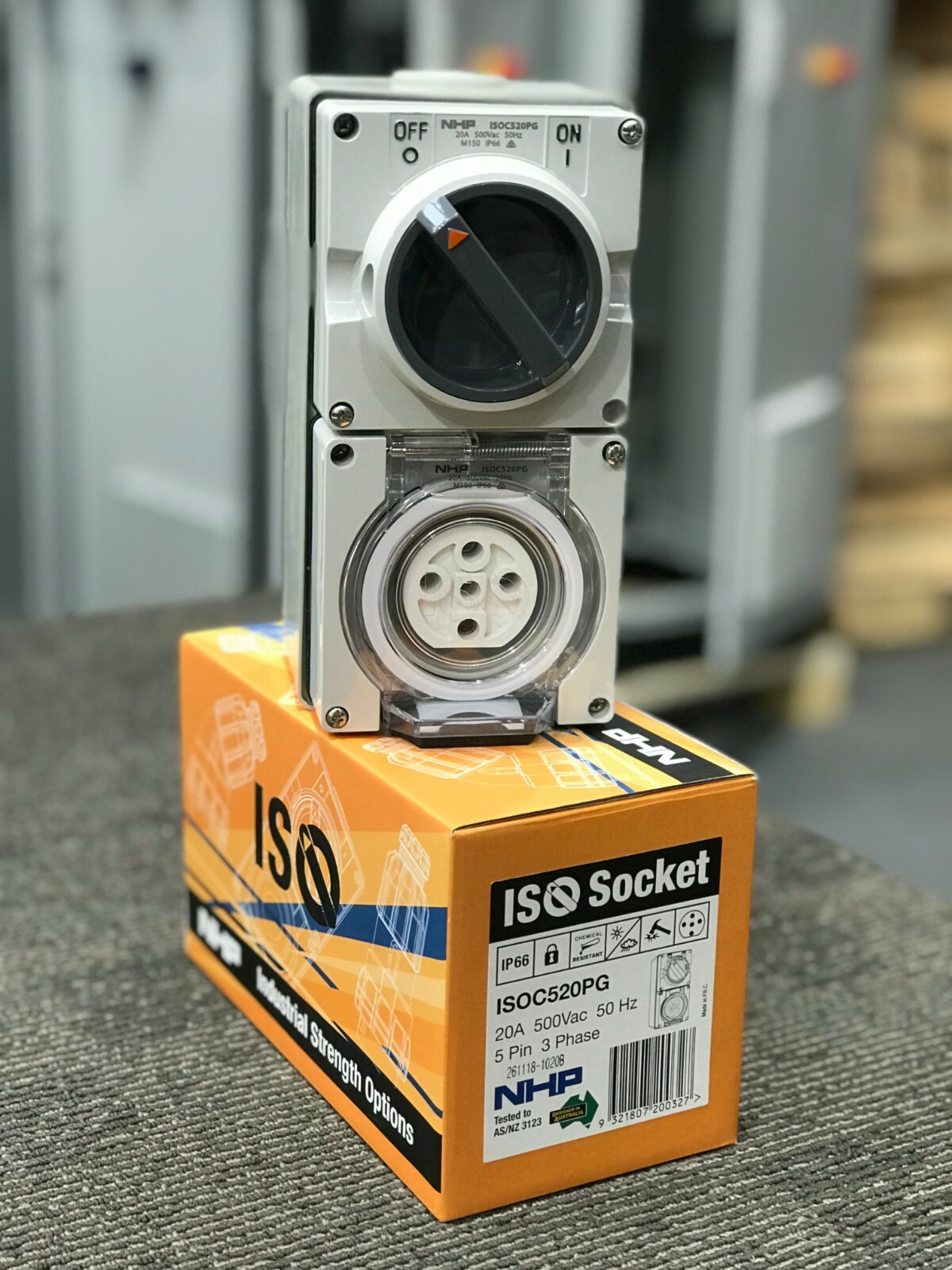 NHP ISOLATOR SWITCHED SOCKET OUTLET 415V 3PHASE 5 PIN 20A IP66 BRAND ...