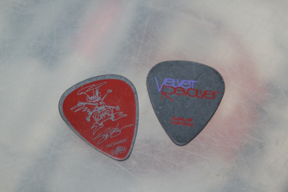 Slash Guns N' Roses Velvet Revolver 2x Guitar Pick Collection #14 FREE ...