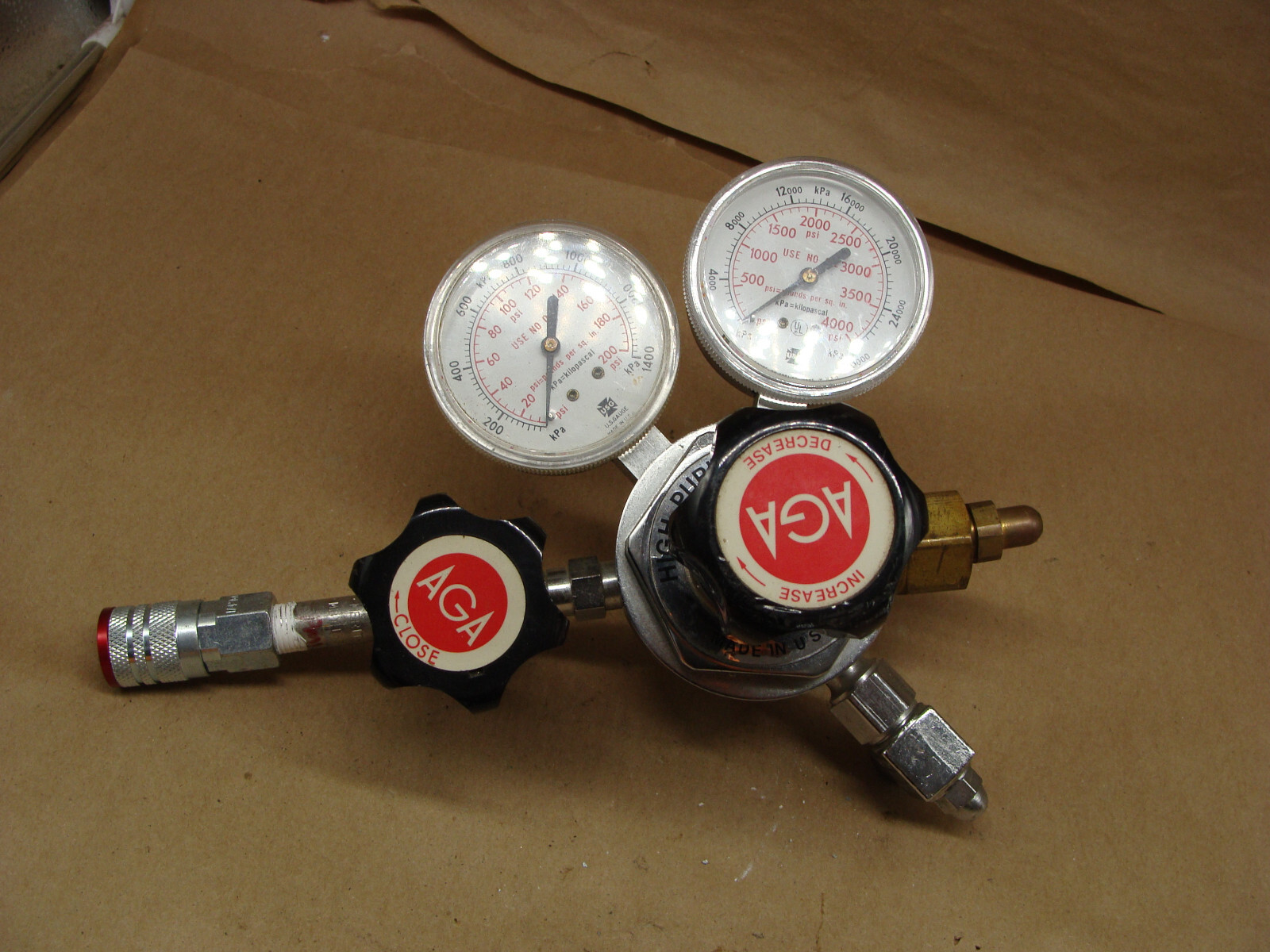 AGA COMPRESSSED GAS REGULATOR MODEL HPT270D 3000 PSIG MAX JT12547 | eBay