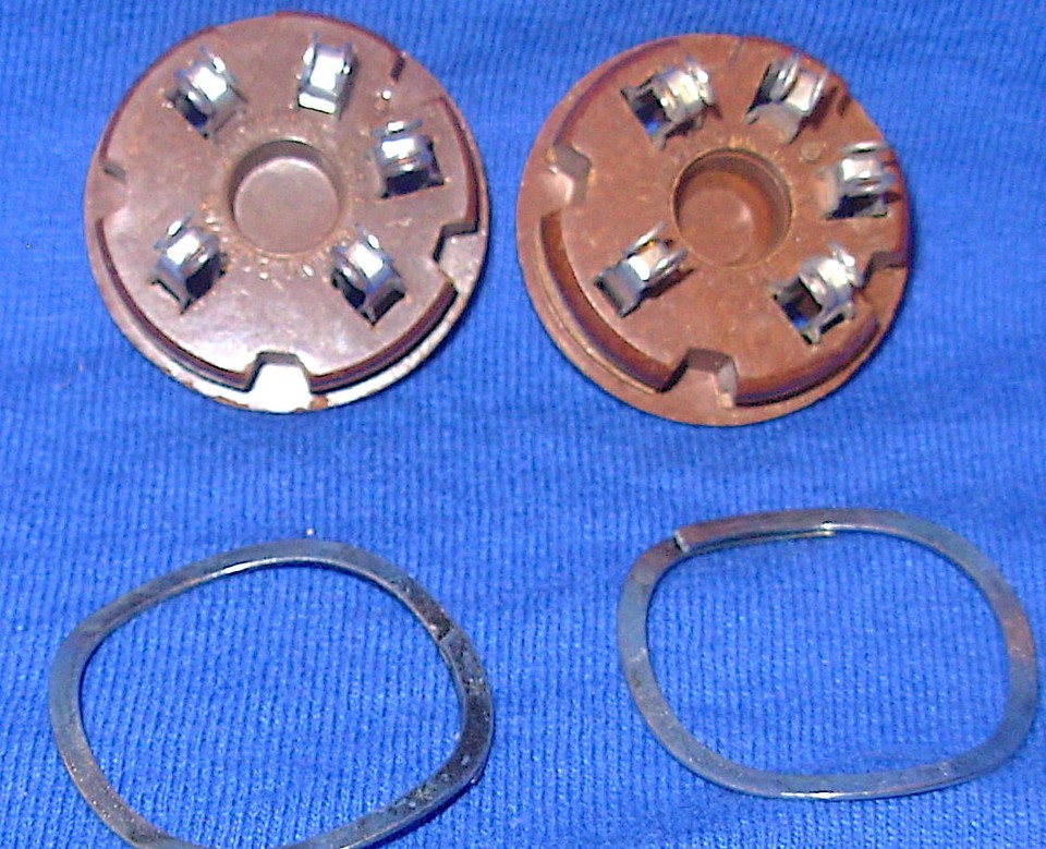 Two NOS Amphenol 5 pin Vacuum Tube Sockets for 27, 37, 46, 56, 76, 84 ...