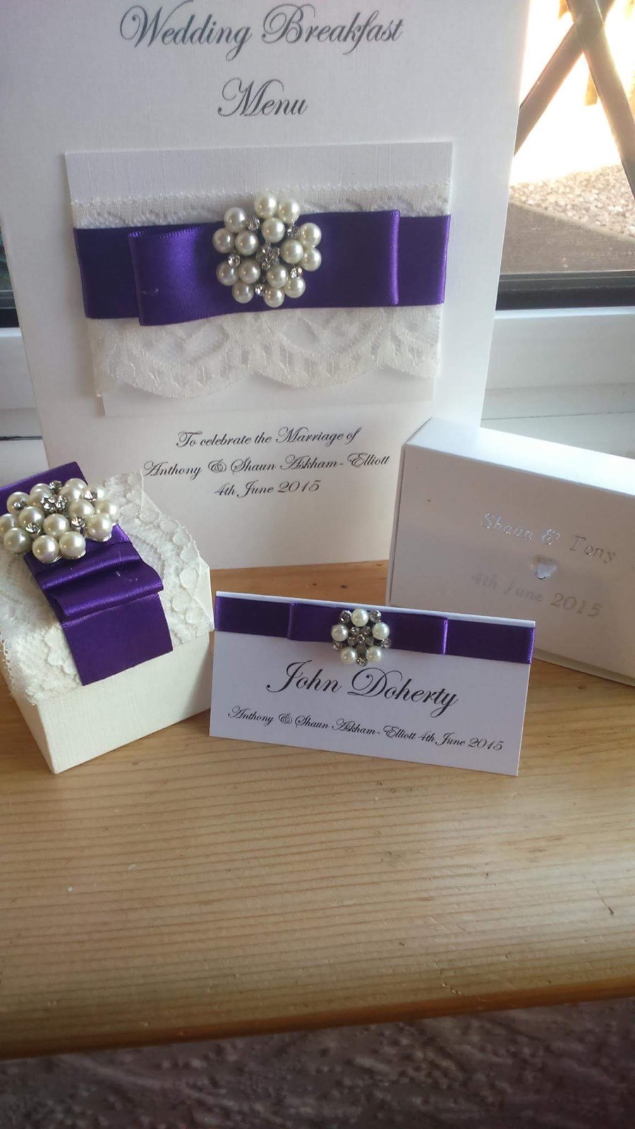 PERSONALISED PEARL CLUSTER WEDDING RECEPTION NAME PLACE CARDS | eBay UK