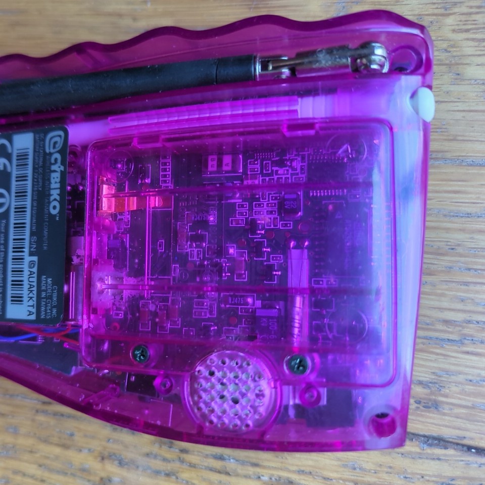 Vintage Cybiko PDA 2000 Wireless Entertainment System Powers on, good ...