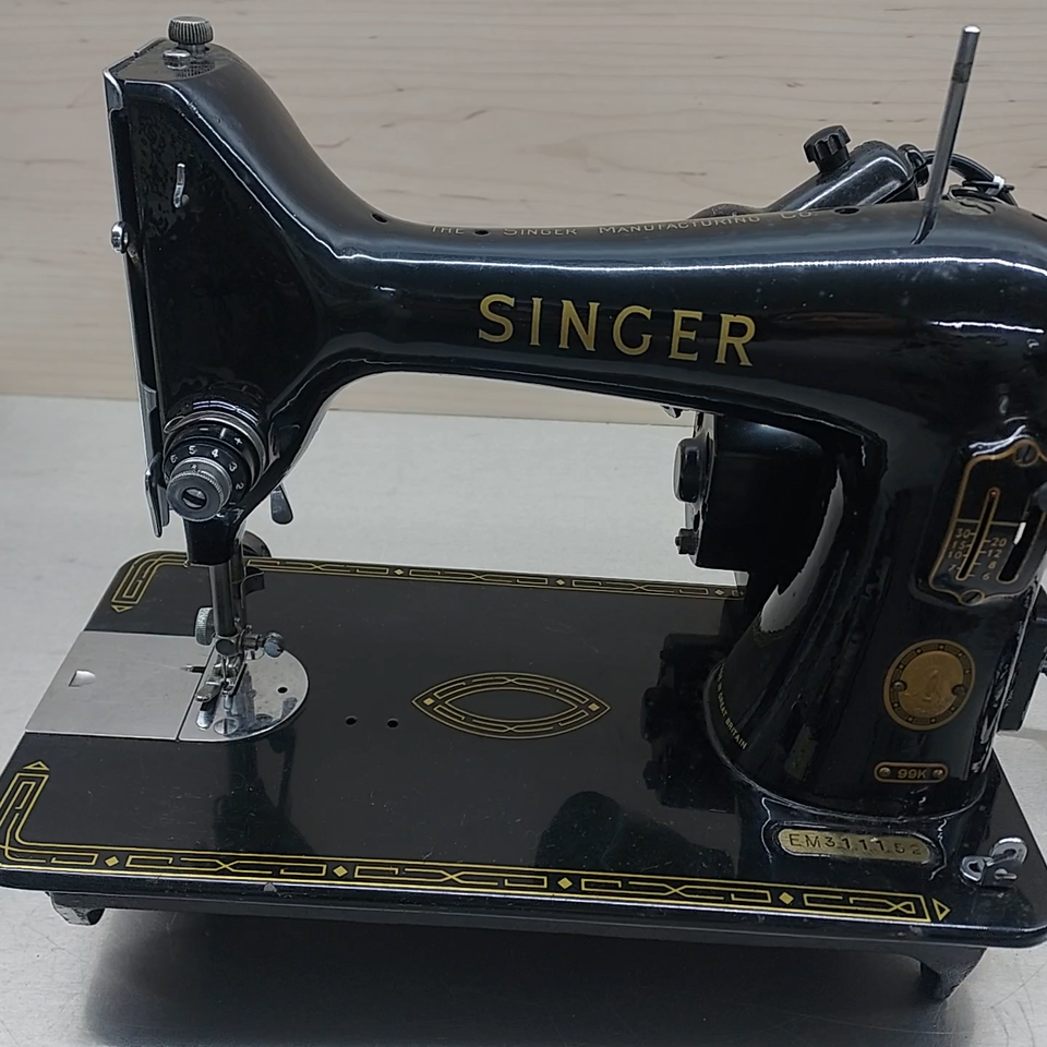Singer Featherweight Sewing Machine w/ Working Foot Pedal SEE NOTE | eBay