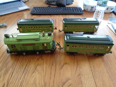 Pre-War Lionel Apple Green Train Set - 253E Engine + Passenger ...
