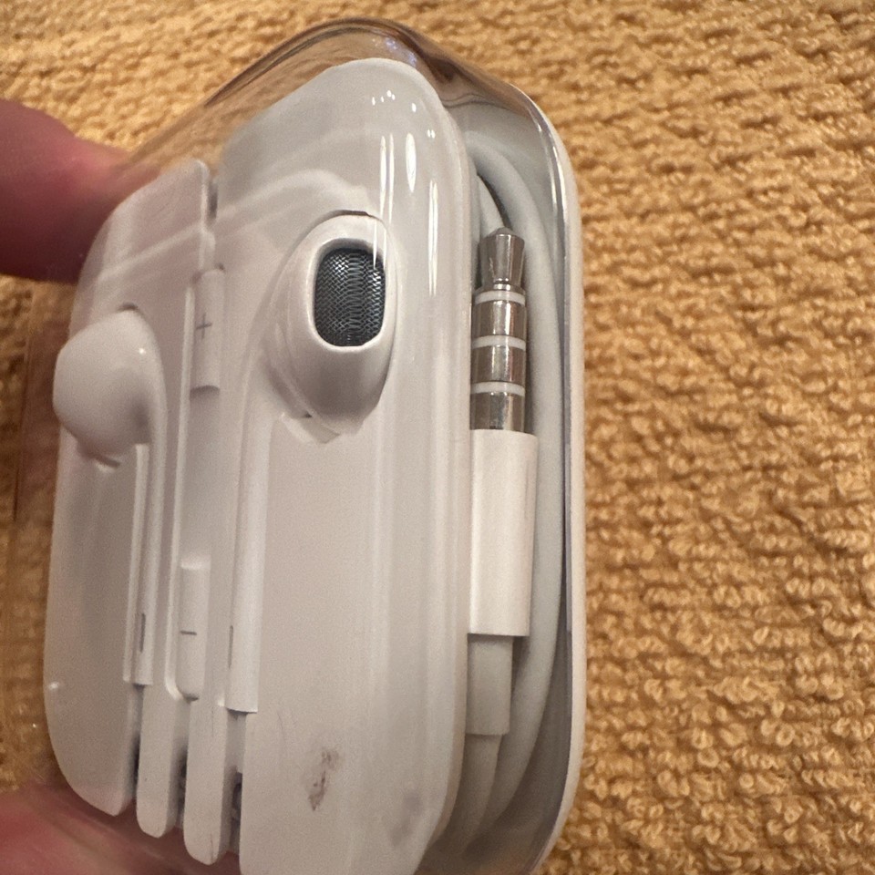 Original Apple EarPods Headphones Plug Earbuds iPhone iPad 3.5mm (New ...