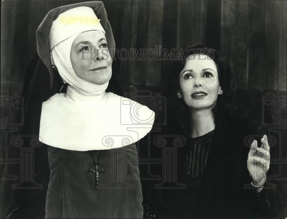 1984 Press Photo Actress Peggy Cass and Susan Strasberg in "Agnes of ...