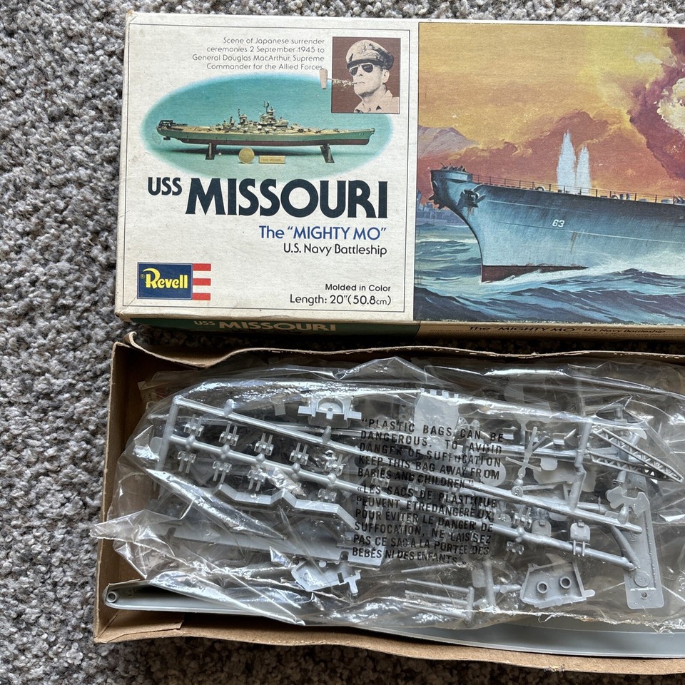 1977 Revell USS MISSOURI "The Mighty Mo" US Navy Battleship Kit Sealed ...