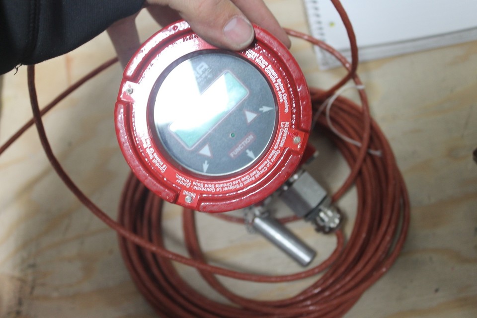 NEW SIERRA MASS FLOW METER 7805-NAA-F9-E4 WITH MASS FLOW SENSOR | eBay