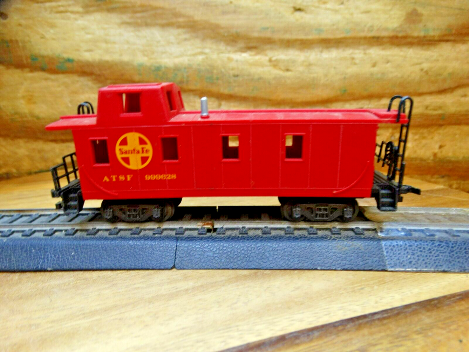 Bachmann HO Scale 40' Santa Fe ATSF 999628 Red Cupula Caboose | eBay