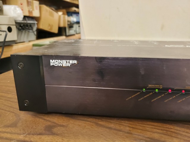 Monster HTS2500 Home Theater Reference Power Center Surge Protector for ...