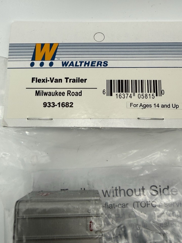 HO Walthers Milwaukee Road Flexi-Van Trailer 933-1682 – New in Package ...