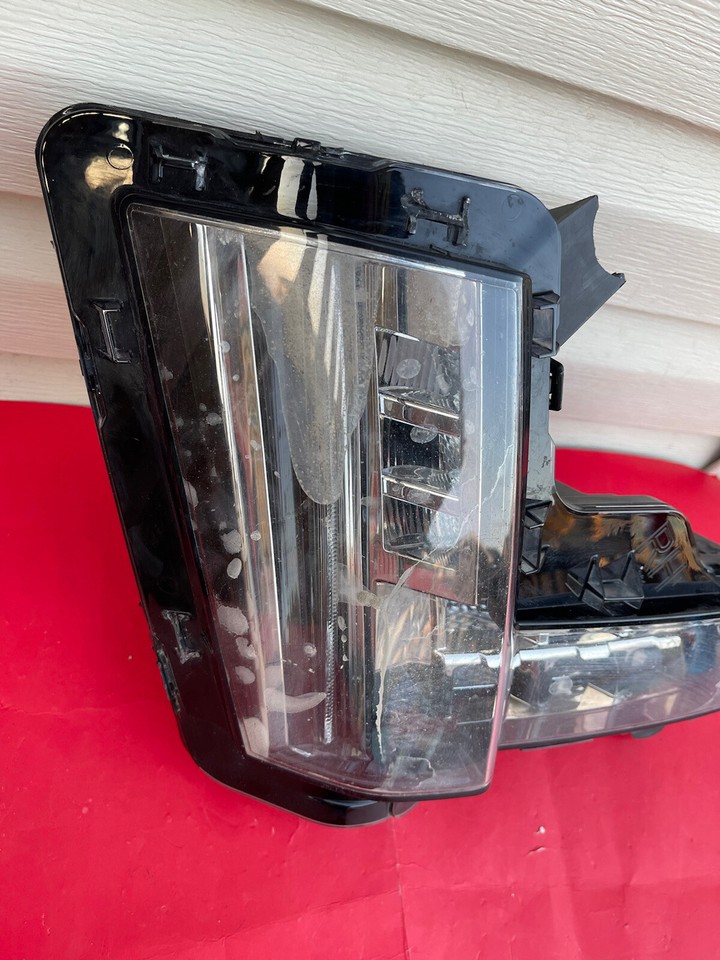 DAMAGE ! 21-22 CADILLAC ESCALADE TURN SIGNAL LAMP PASSENGER 84575578 ...