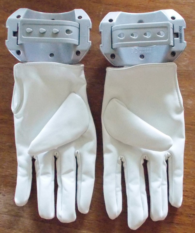 NEW POWER RANGERS DELUXE HAND GEAR GLOVES 5-7 YEARS ELECTRONIC TALKS ...