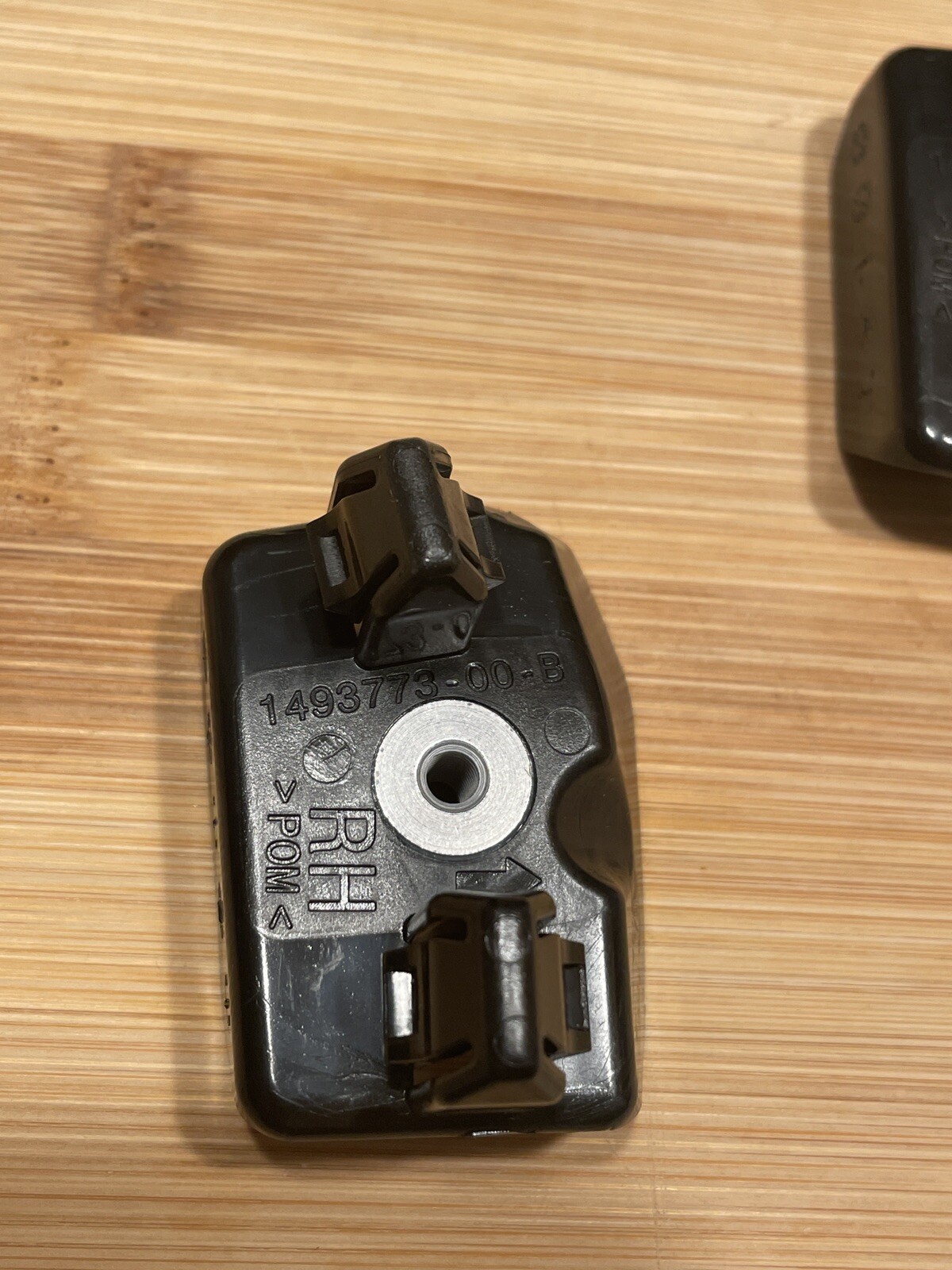 OEM TESLA MODEL Y Front Fender Bumper Bracket 1493772-00-B ,1493773-00 ...