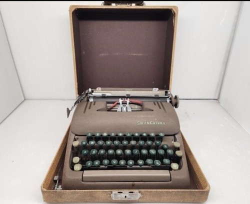 Vintage 1950s Smith Corona Silent Manual Typewriter (Case Doesn't Latch ...