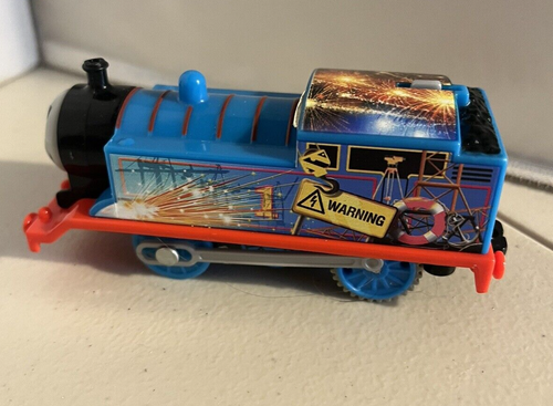 Thomas & Friends Trackmaster Hyper Glow Thomas Motorized Train Engine ...
