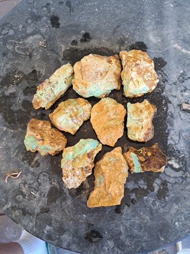 1lb 10oz Of Royston Natural Turquoise Rough Pics Shown Wet | eBay