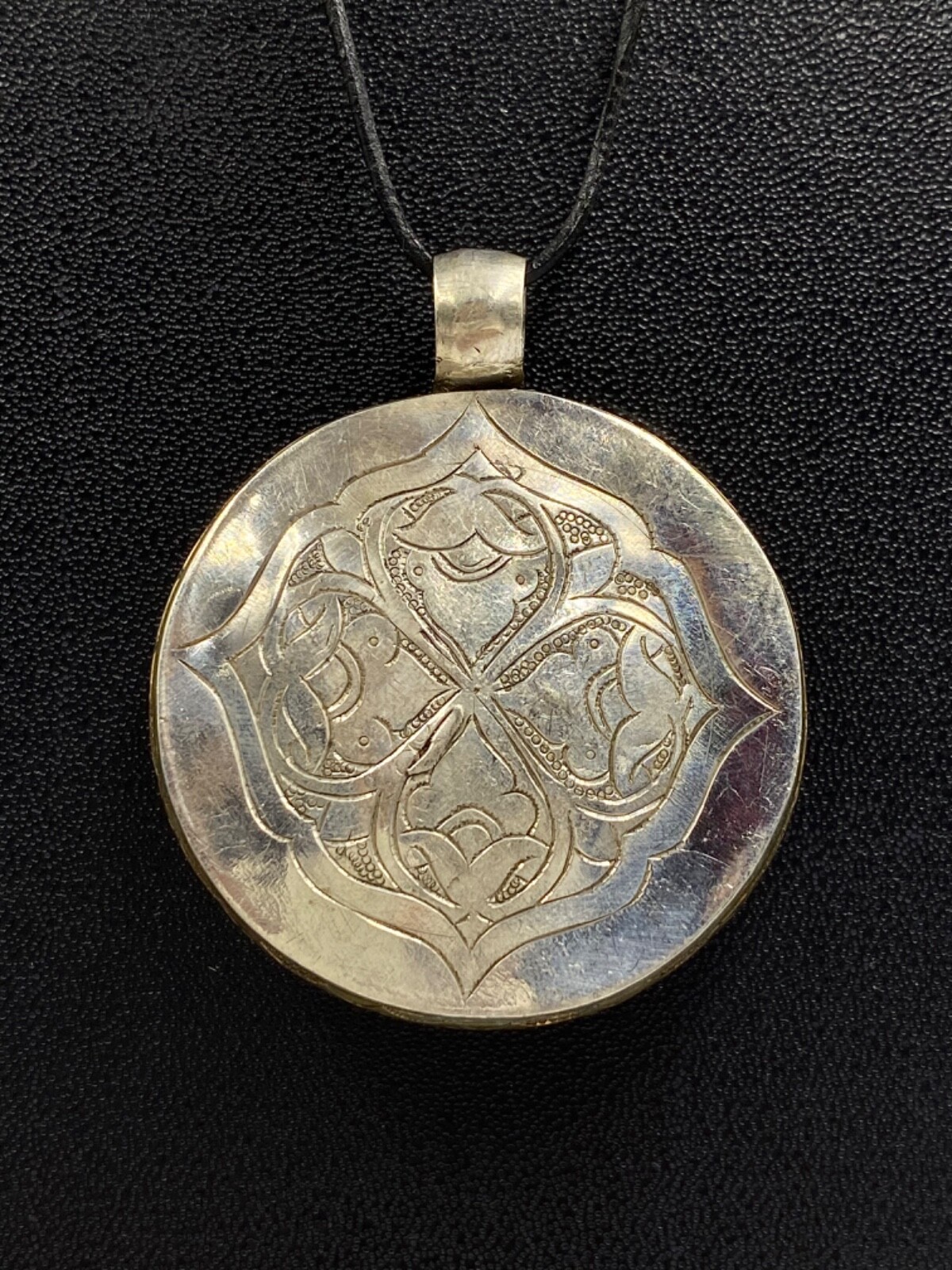 Ancient Roman King intaglio silver-plate pendant wit… - Gem