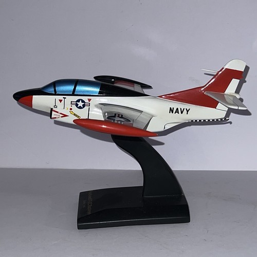 USN North American Rockwell T-2C Buckeye Trainer Desk Top Model 1/48 SC ...