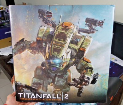 Titanfall Collectors Edition Box