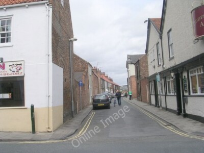 Photo 6x4 Trinity Lane - Eastgate Beverley c2011 | eBay UK
