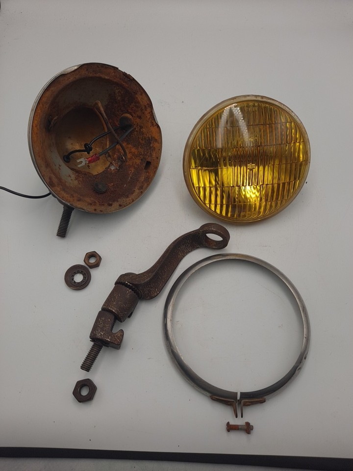 Vintage Auto Radiator Co Auxiliary #20-22 Amber Fog Light w/Bracket w ...