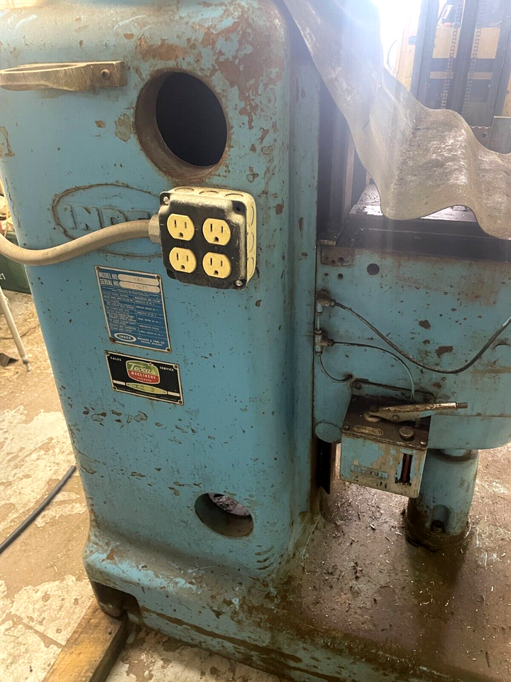 Index 1 HP vertical milling machine power feed in X and Z mechanical ...
