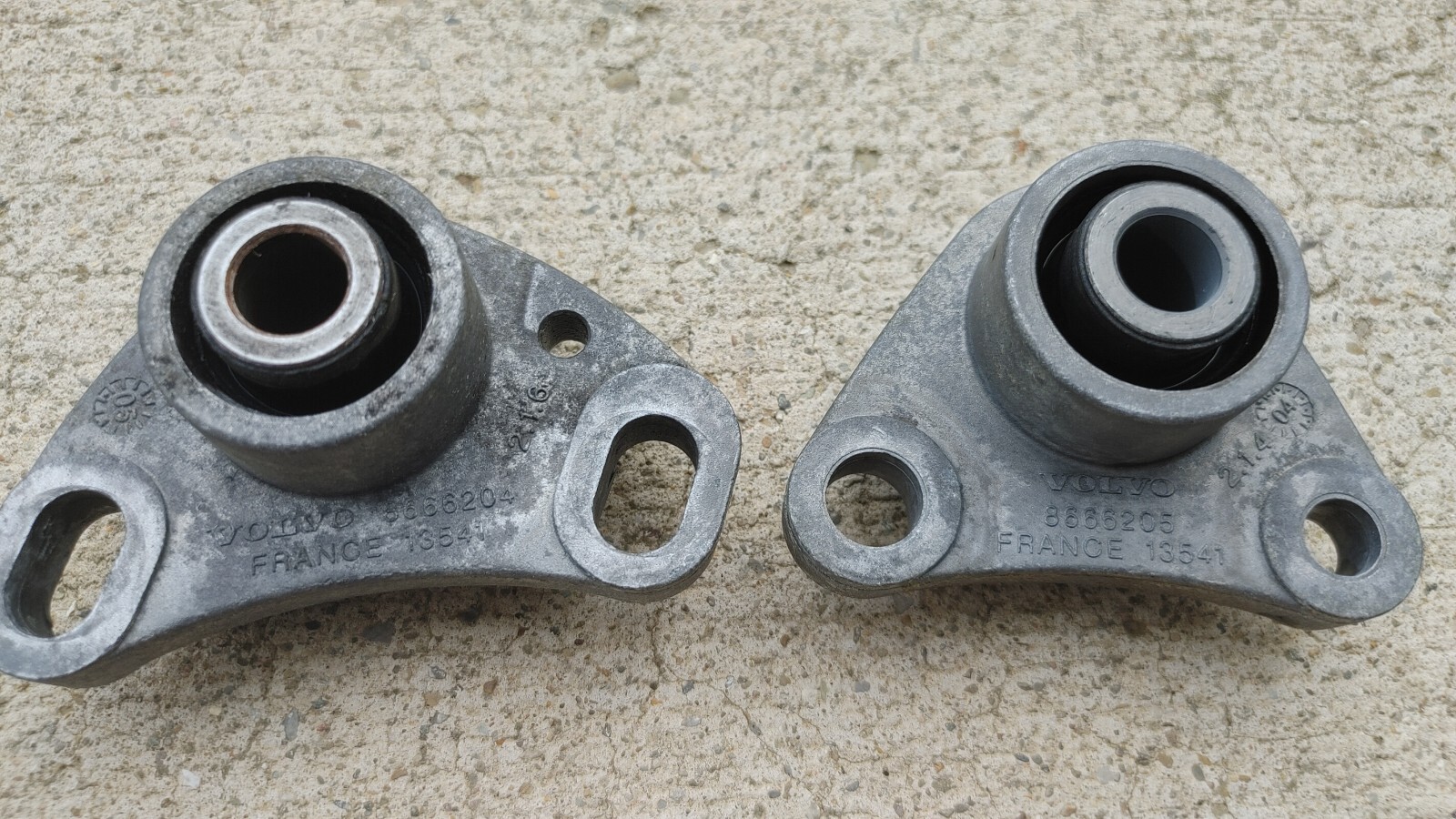 Volvo Strut Brace Mount kit - Genuine Volvo 8666204 8666205 | eBay