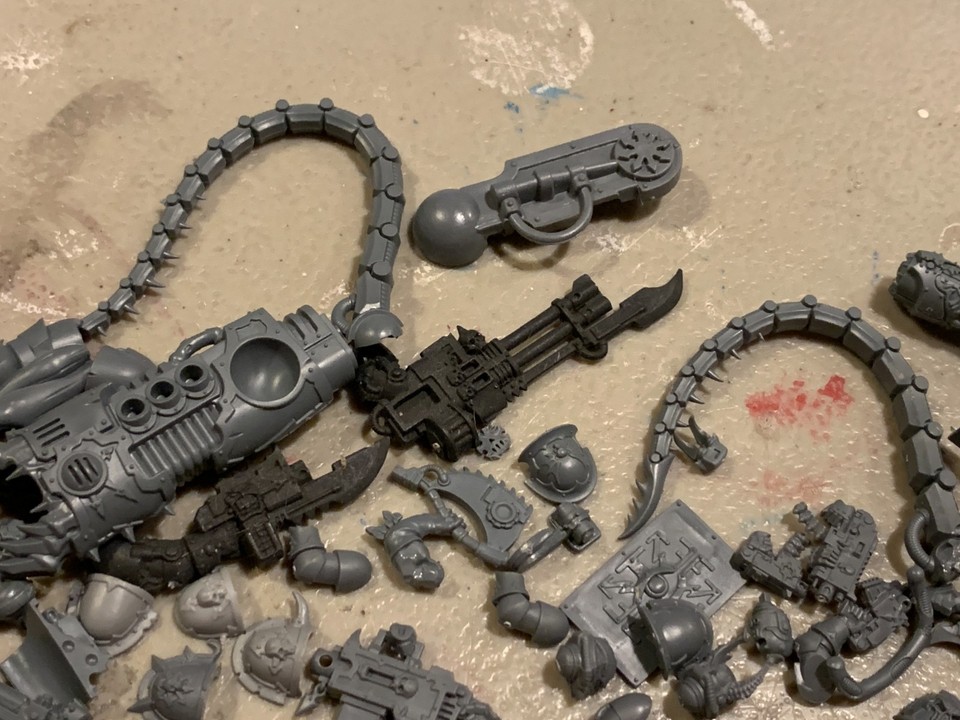 A27134 WARHAMMER 40K CHAOS SPACE MARINES CSM BITS LOT FIEND TERMINATOR ...
