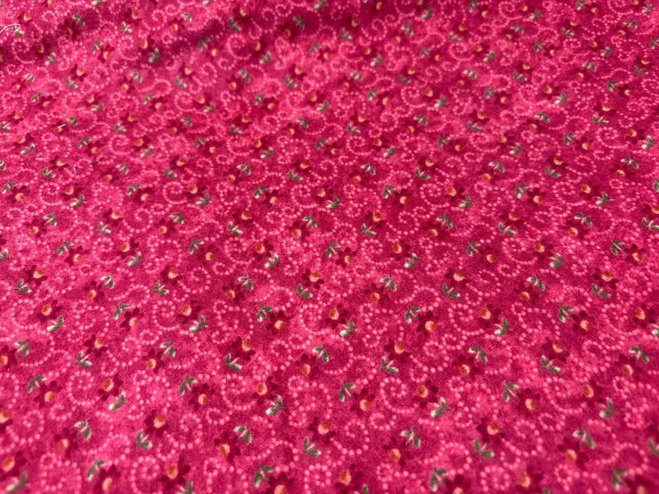 The Buggy Barn Flannel Essentials Red Floral Fabric 30x45" Quilting ...