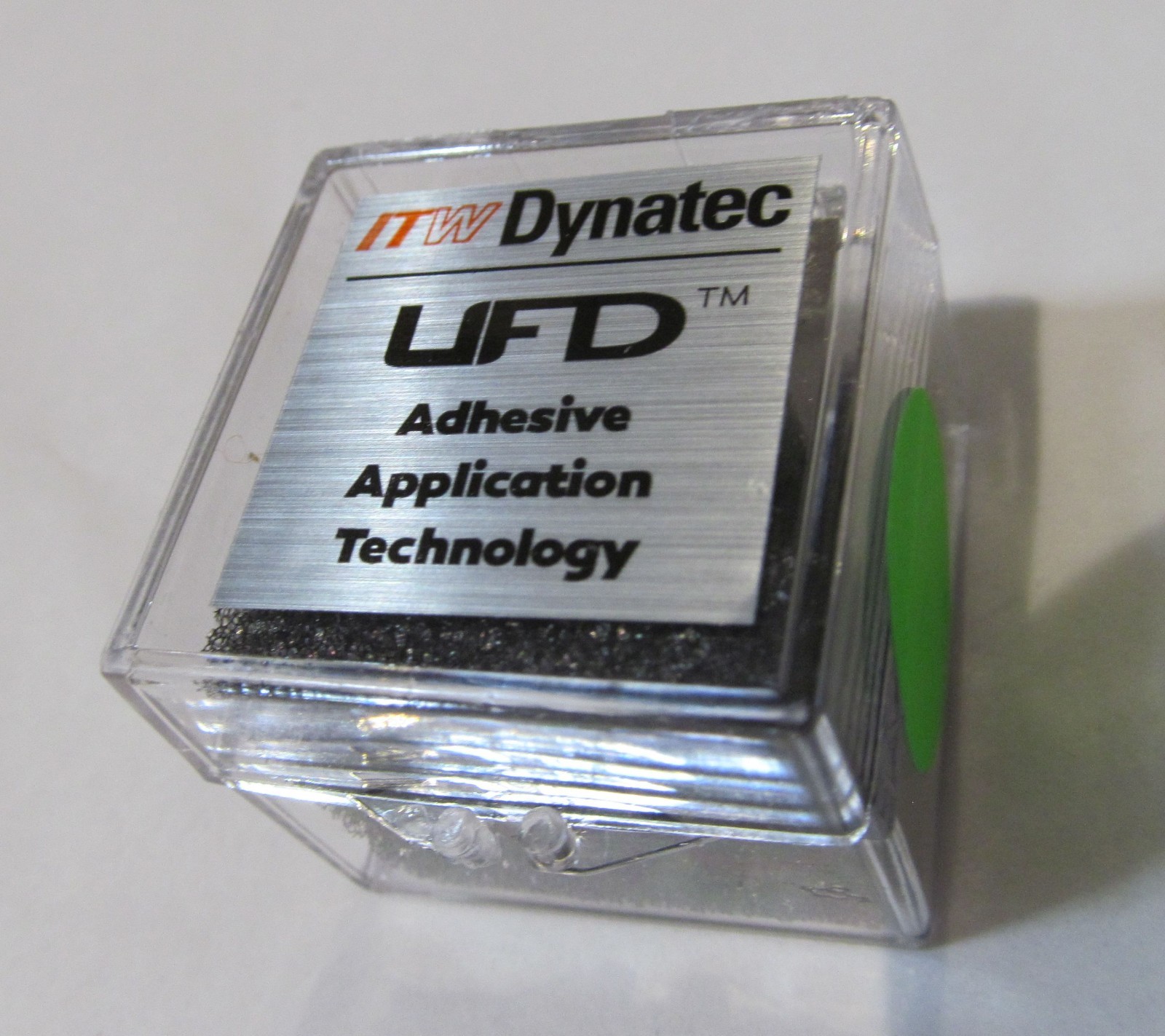 NEW ITW DYNATEC INDUSTRIAL UFD LINE HOT MELT GLUE SPRAY NOZZLE 117933 ...