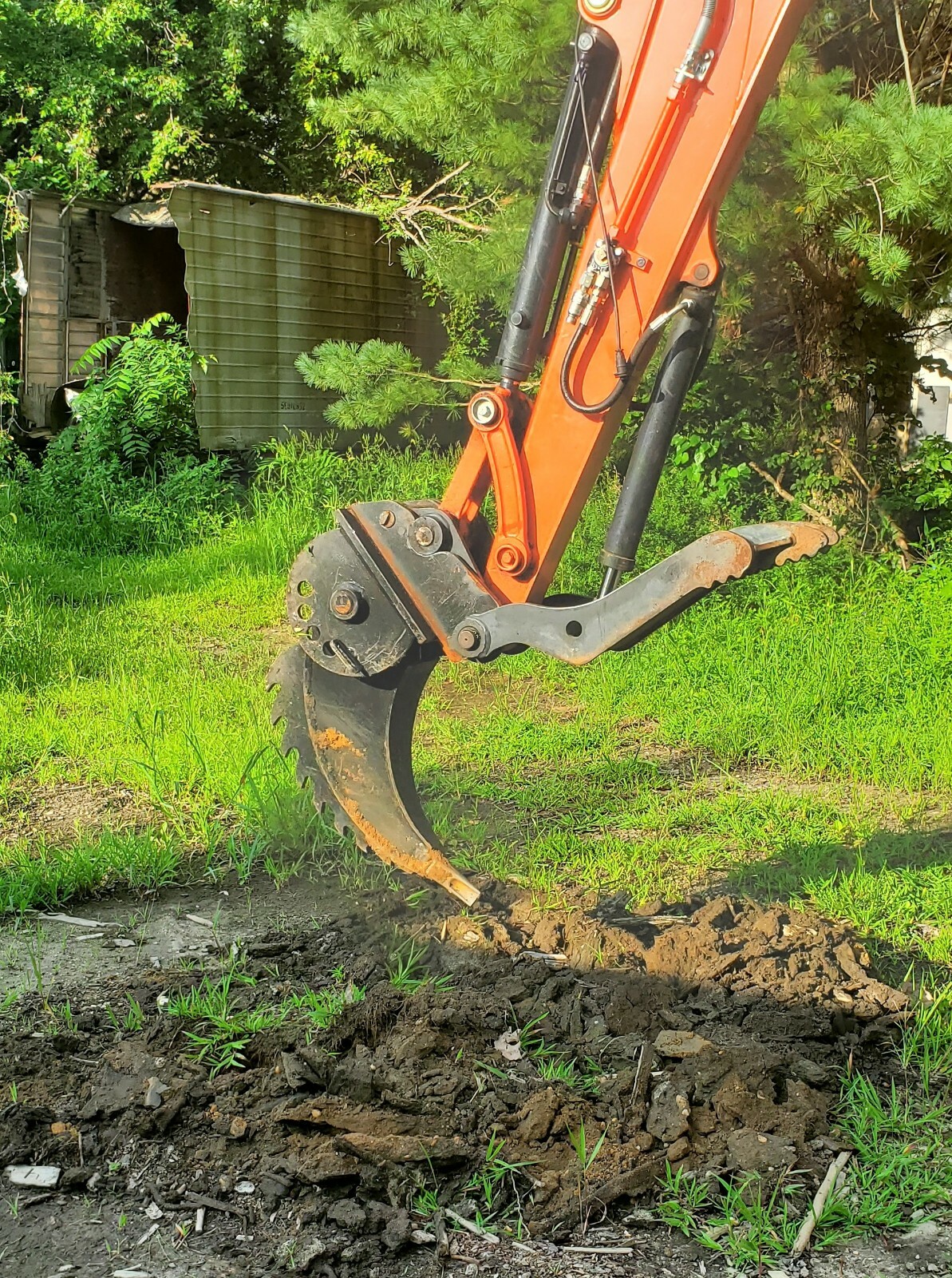 Ransome Shark Tooth Stump Splitter / Compact Excavator Stump Harvester ...