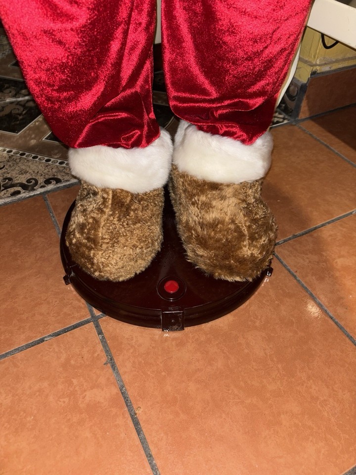 Gemmy Life Size Dancing Santa Bear Animatronic | eBay