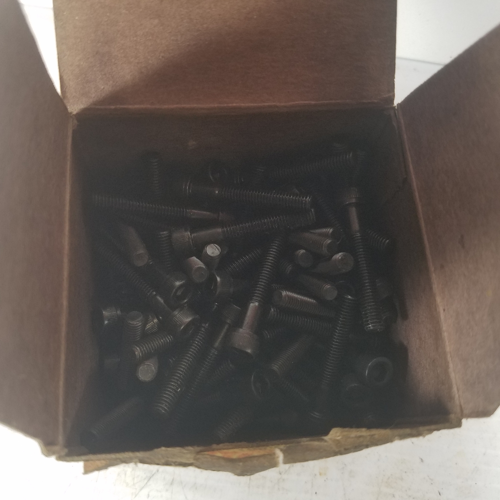 Brighton-Best 011133-100 Socket Head Cap Screws Alloy (Box of ~50) | eBay